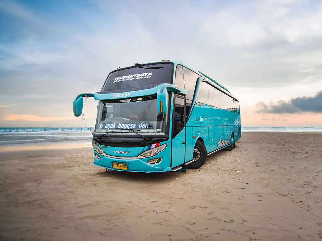 Sewa Bus Pariwisata ke Anyer Terdekat 2024